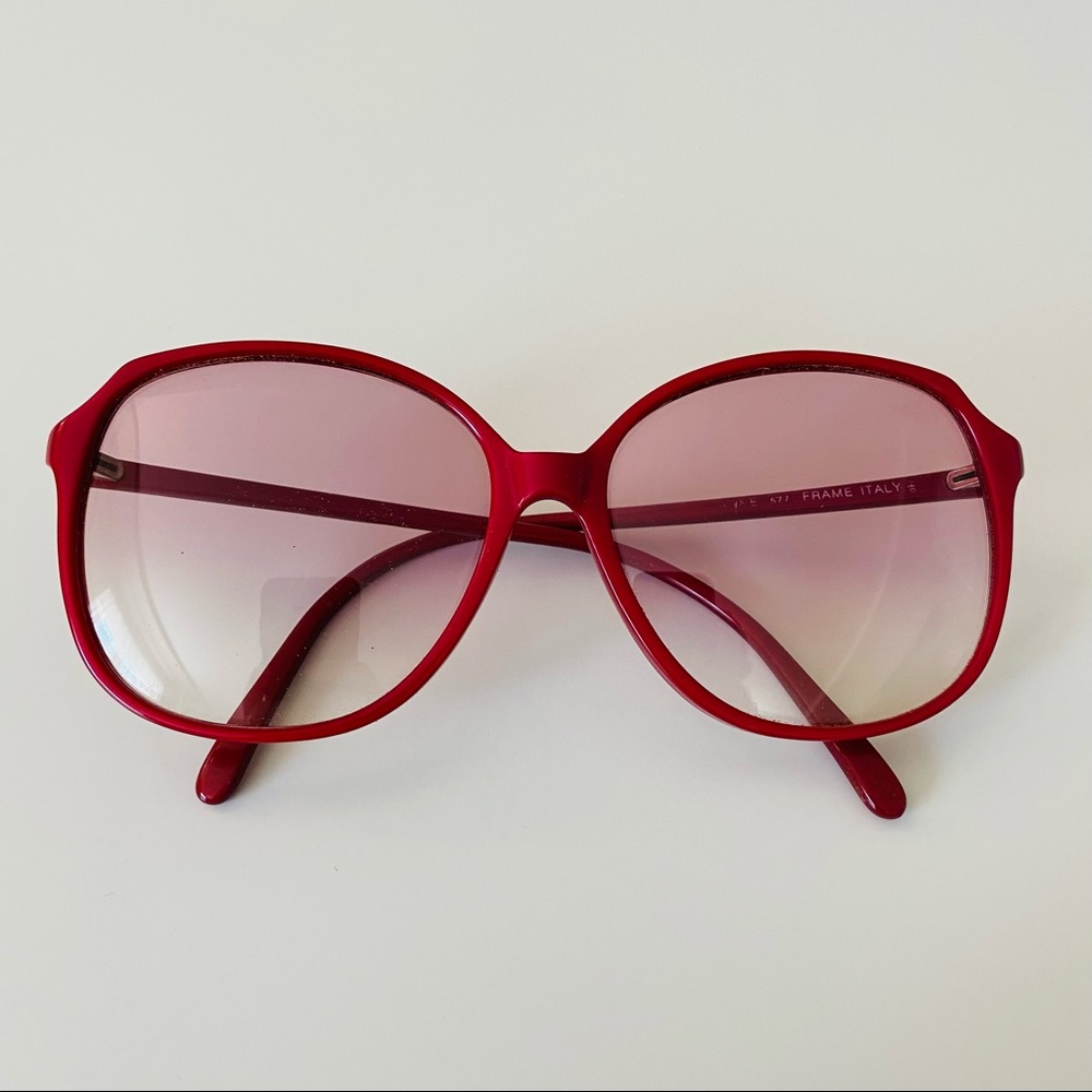 Women's Vintage Retro Red Gradient Sunglasses - Gem